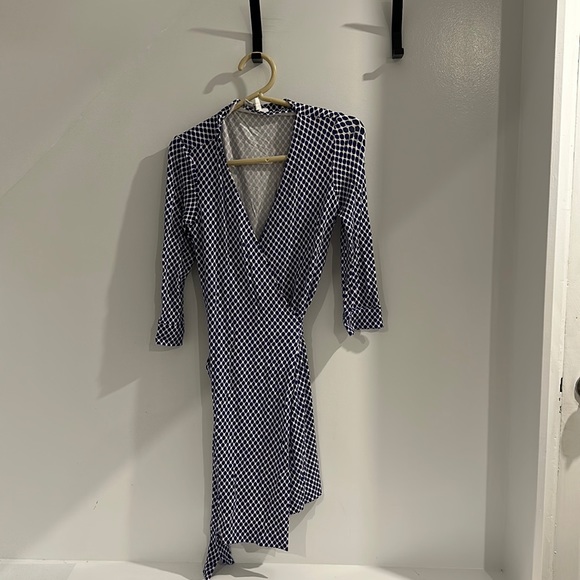 Diane Von Furstenberg | Dresses | Dvf Wrap Dress Blue And White Pattern ...